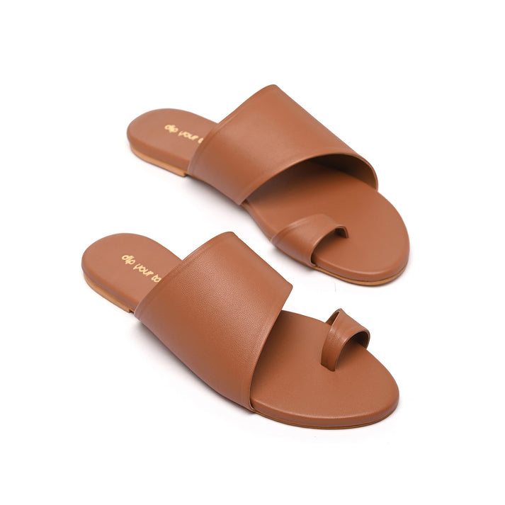 Tan toe ring flats – Dip Your Toes
